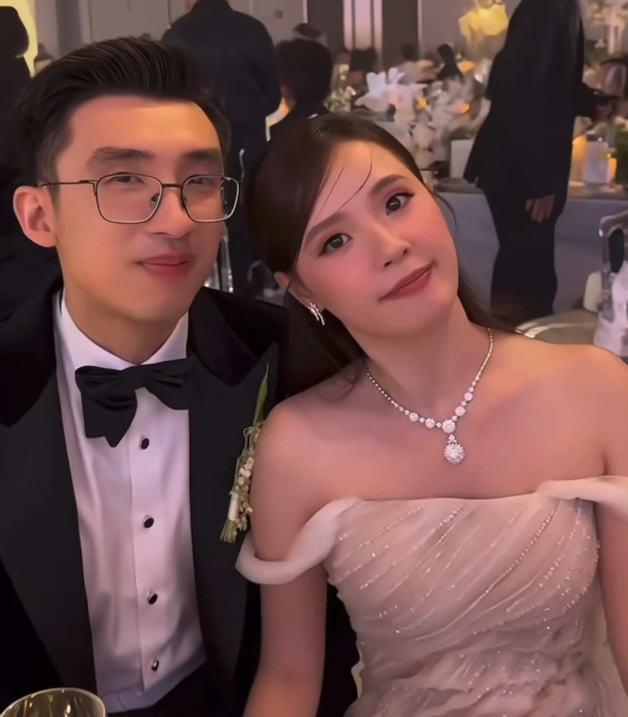 Chồng thiếu gia của Midu được vào Top 1 mê vợ vì điều này