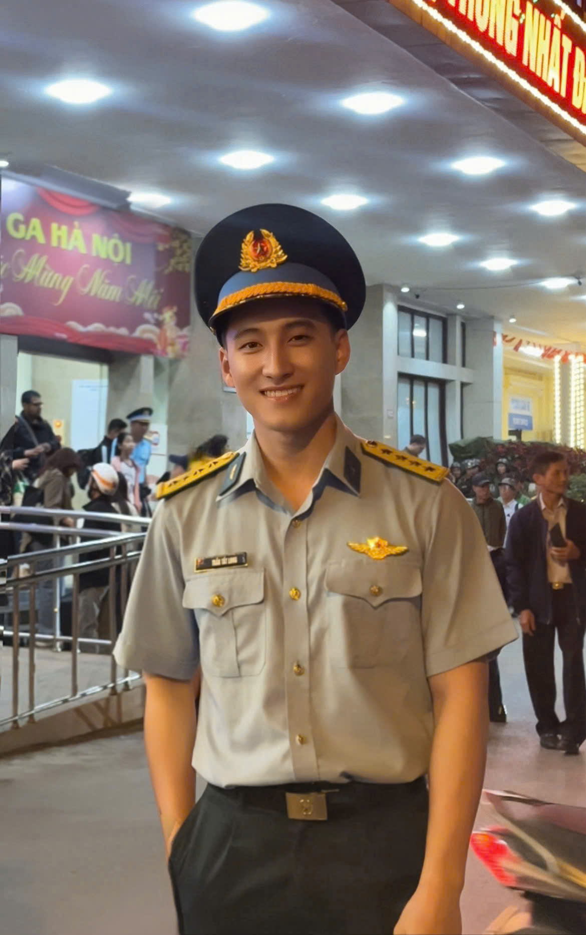 Hot boy quân nhân Trần Tất Long tăng follower gấp 20 lần, nhận nhiều ...