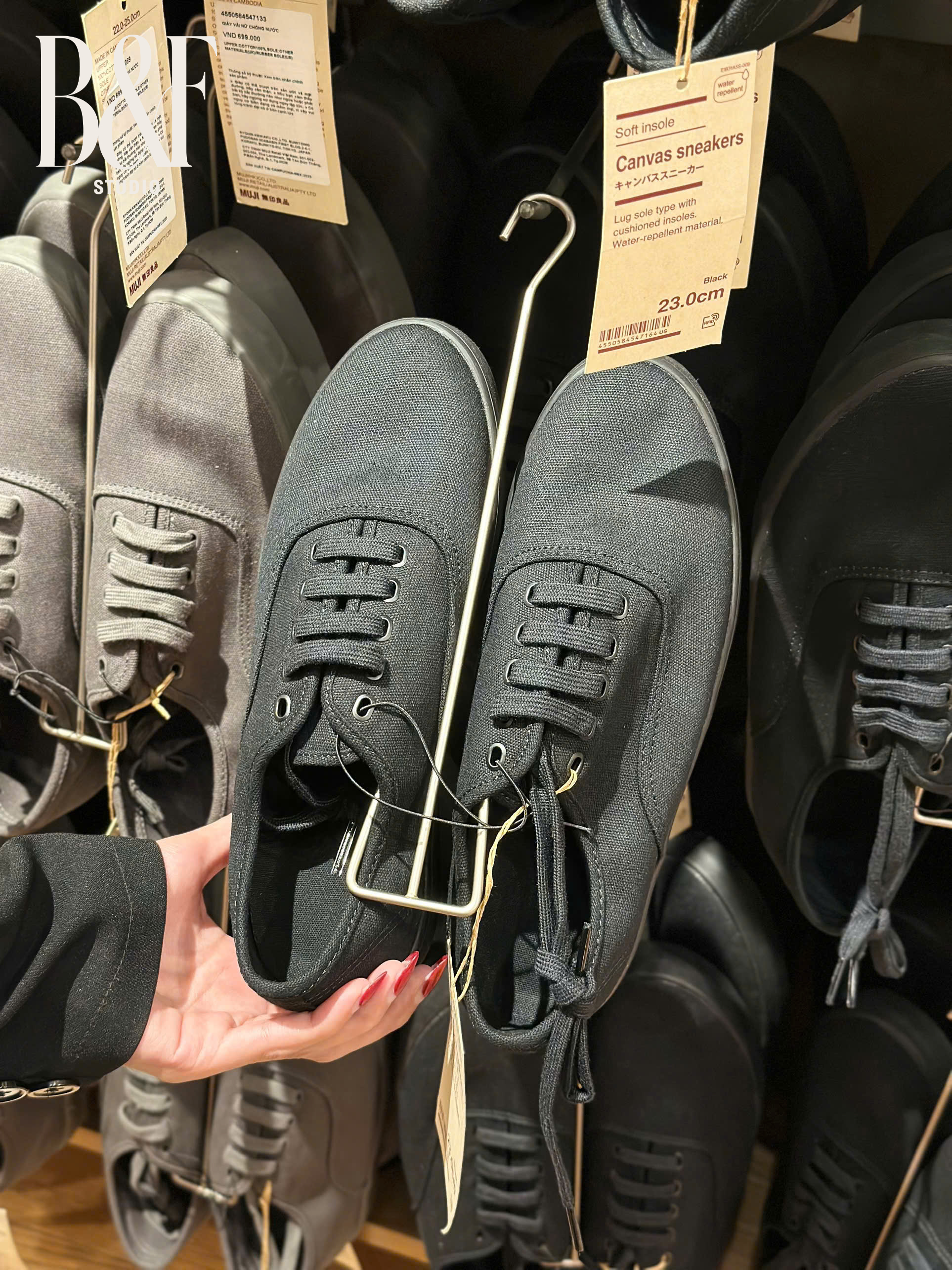 Try on dùm bạn: Đồ Muji dạo này… khó nói!